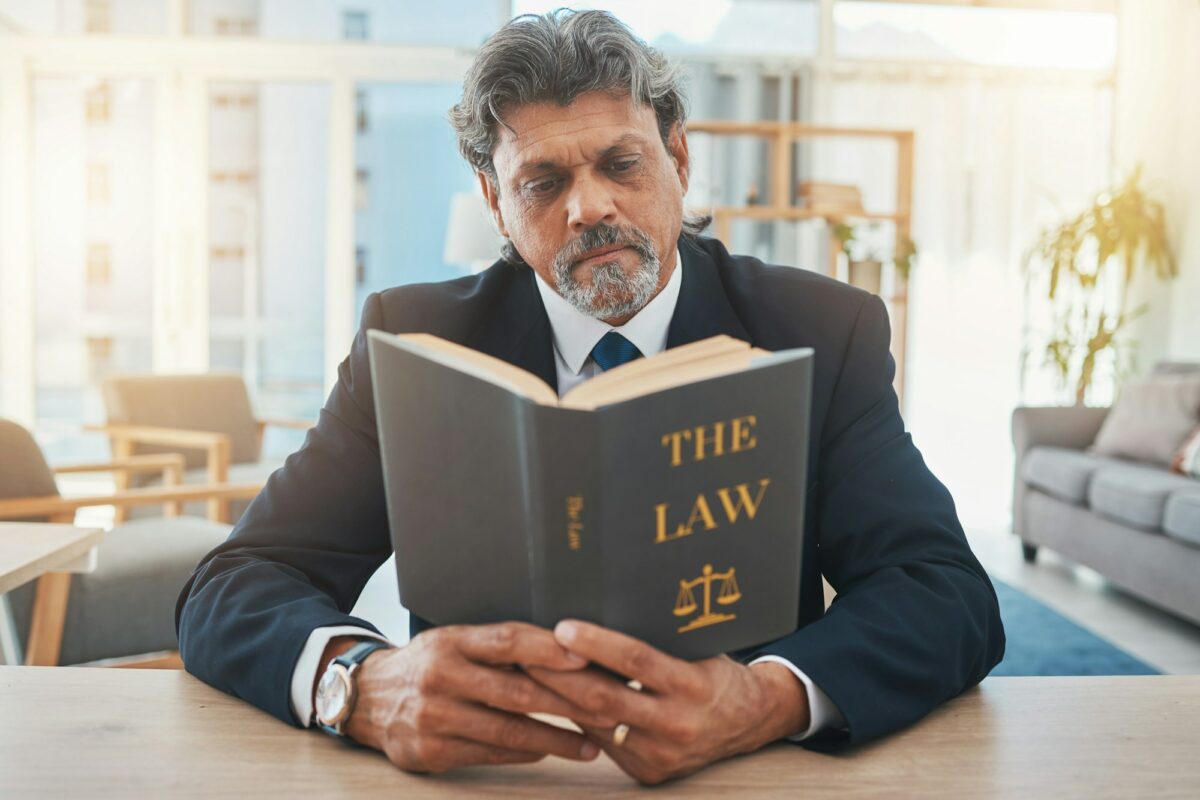 Which Workman Comp Attorneys Near Me Are Top-Rated?
